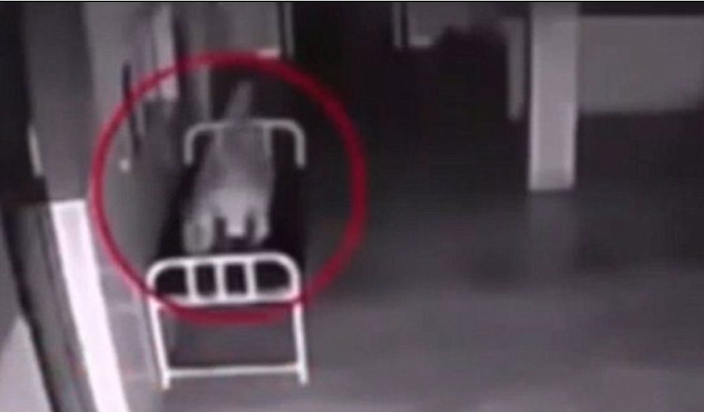 Watch As Spirit Leaves the Body of Woman As She Dies - www ...