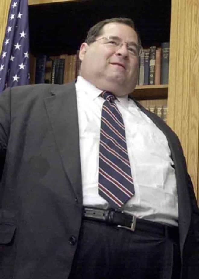 Watch top Dem Jerry Nadler eat while slurping during an interview