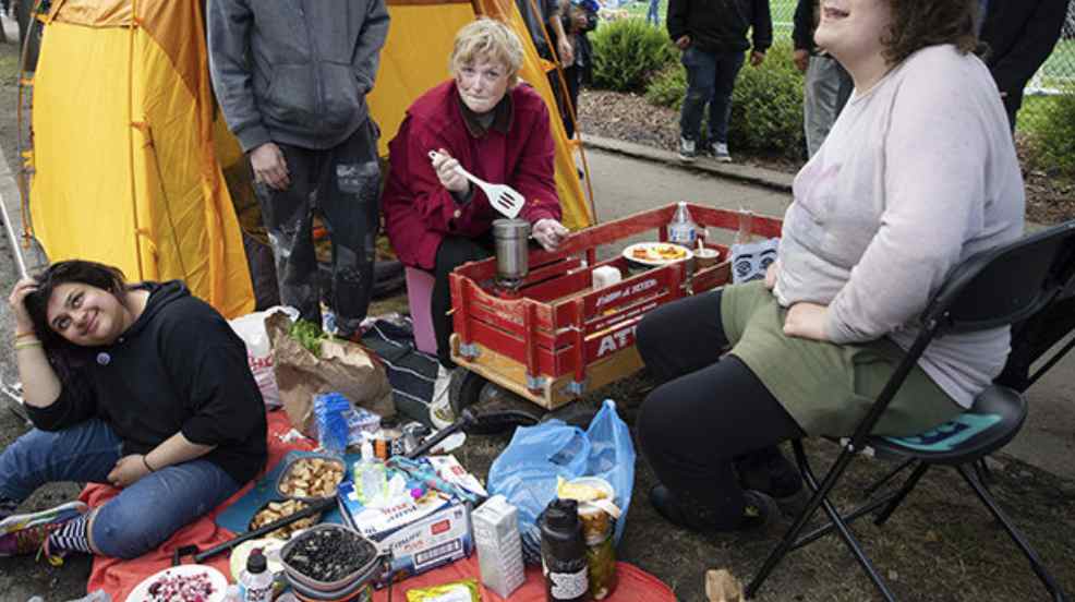 Life in CHAZ, where everything is safe and peaceful and beautiful