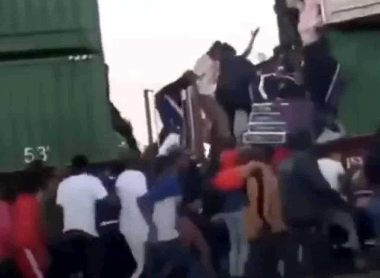 Now they're looting off moving trains in Chicago