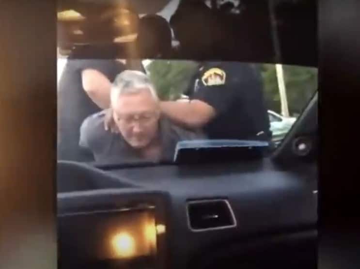 MN Mayor arrested for interfering in a traffic stop, calling cops "f ...